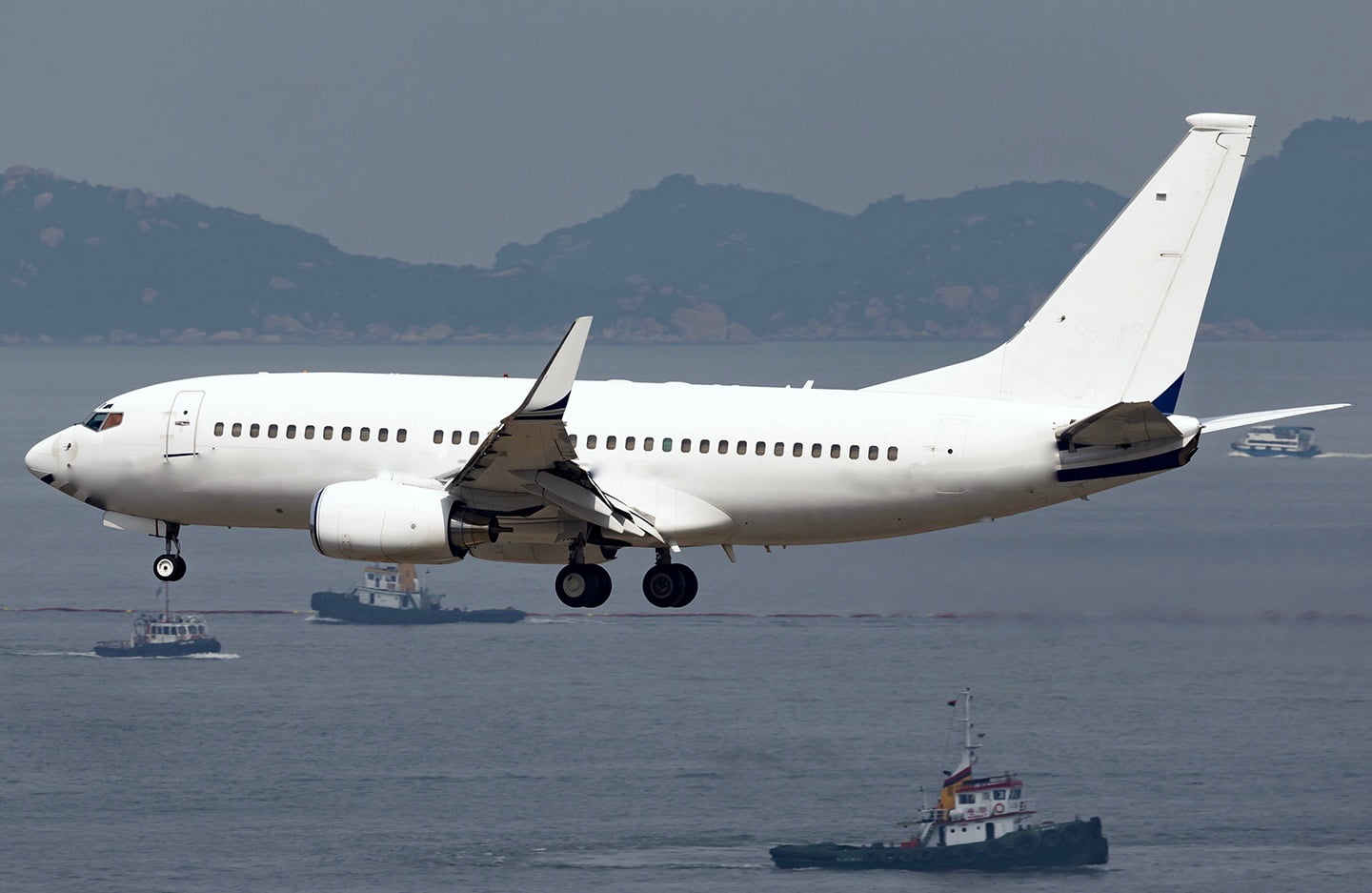 Aircraft Charter, Air Charter Services | Boeing 737-800